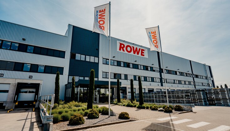 ROWE - Raise the limit: Motor oils and lubricants for all possible ...